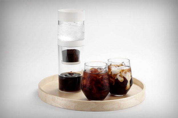 手軽にアイスコーヒーをドリップできる「Dripo」
